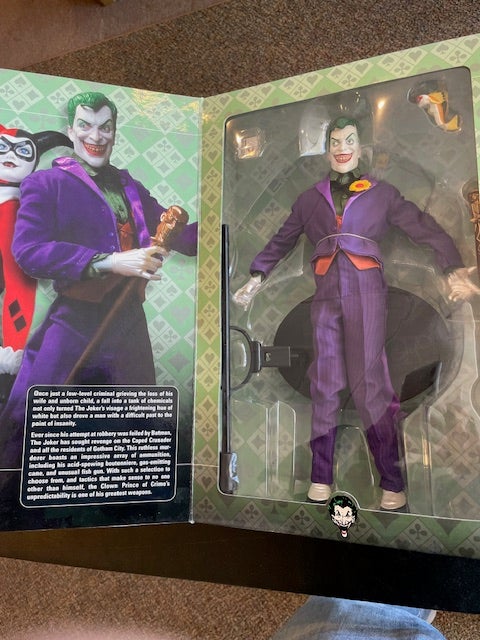 The Joker 1:6 Scale Collector Figure | Faraday Toys